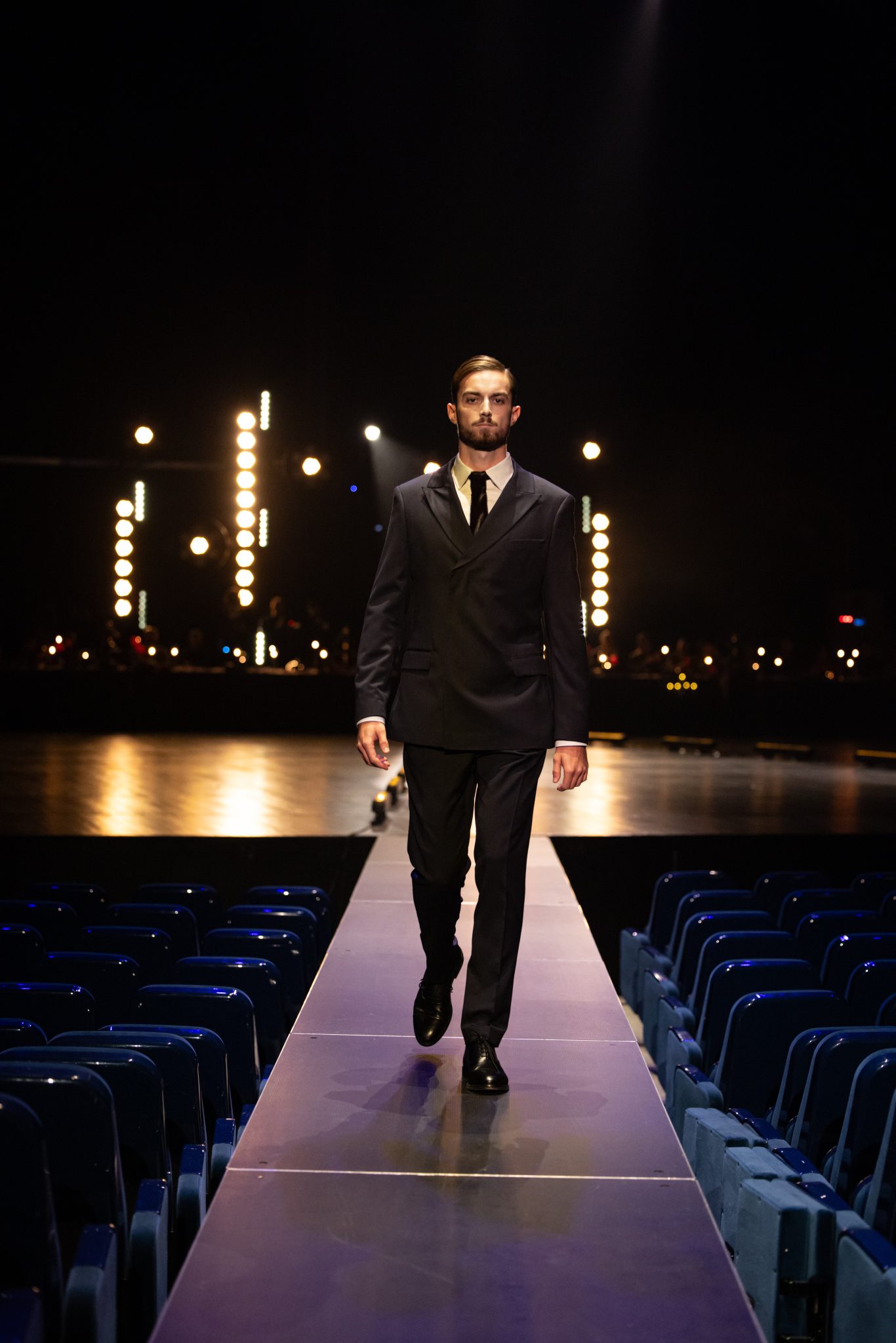 Ova kolekcija za jesen/zimu pomiče granice elegancije i moći, ali i ...